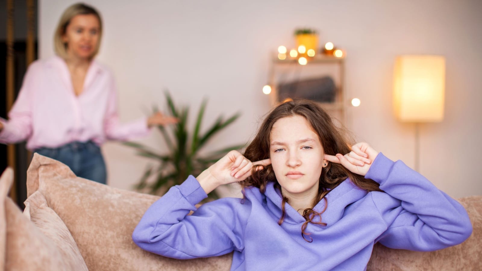 17 things some parents do in public that could embarrass their kids