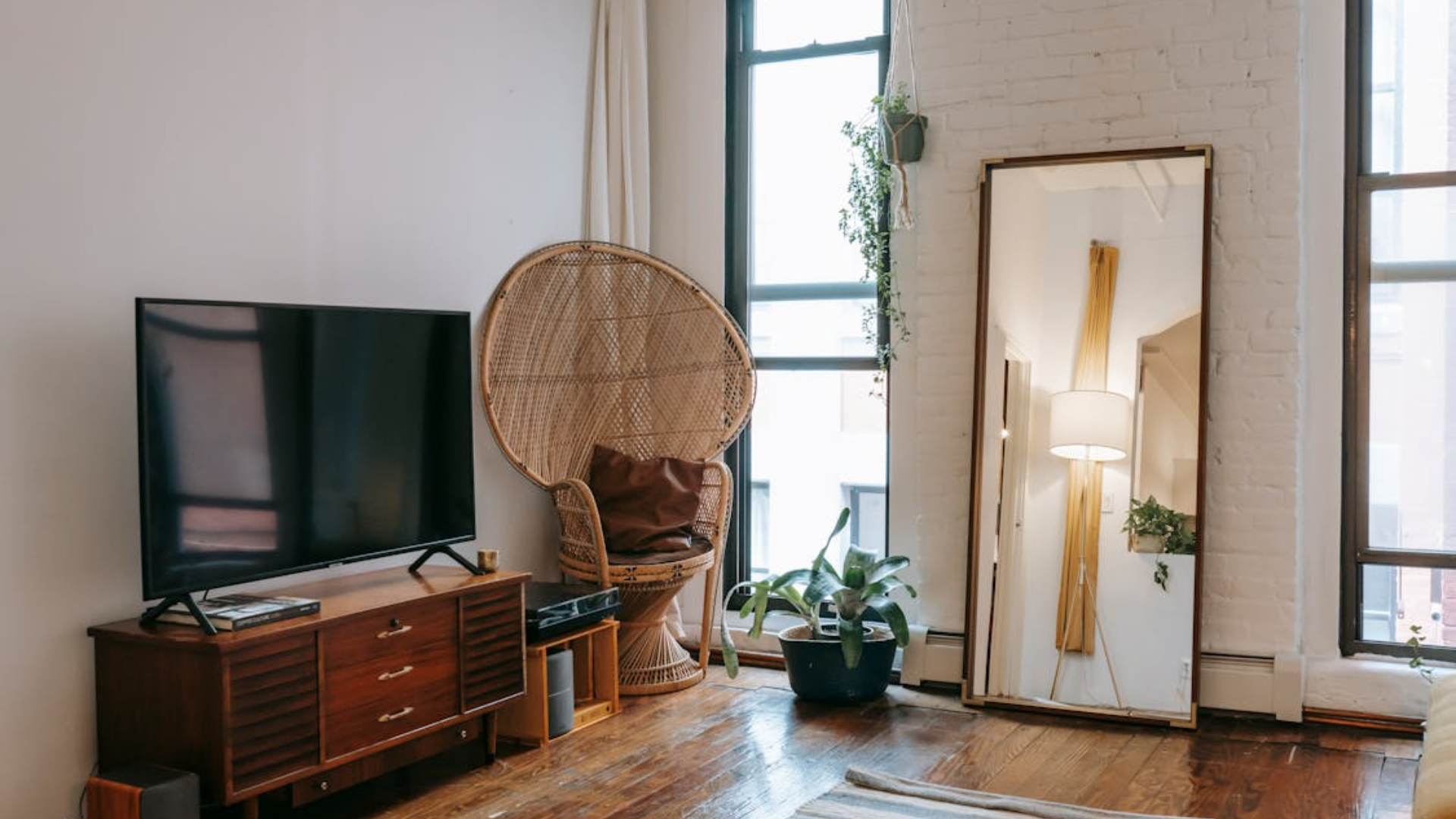 Practical guide: how to use mirrors to enlarge, brighten, and enhance ...