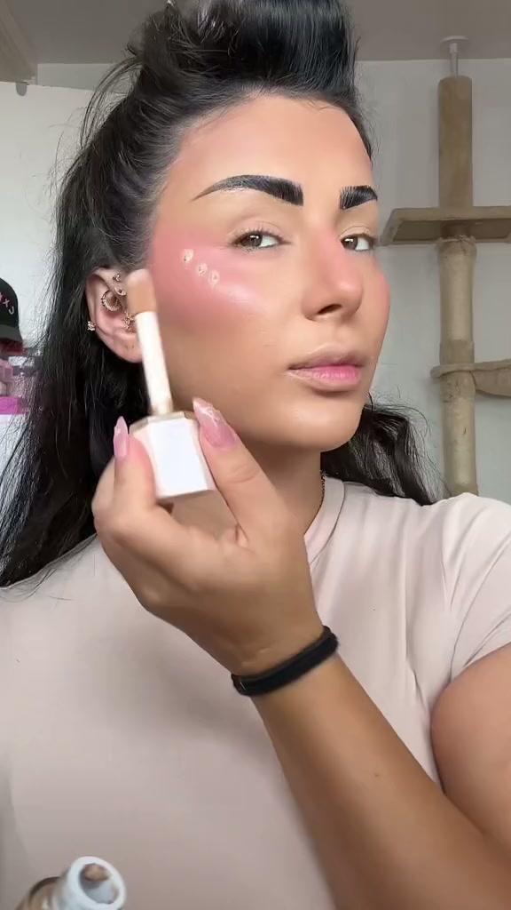 Testing SheGlam Sunburst Glow Mixer for a natural lit from within skin