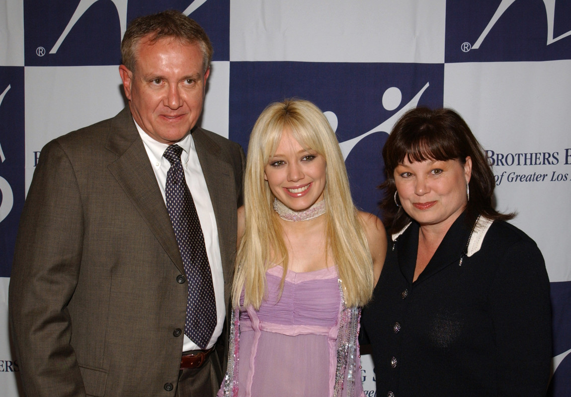 Hilary Duff opens up about her complicated relationship with dad amid ...