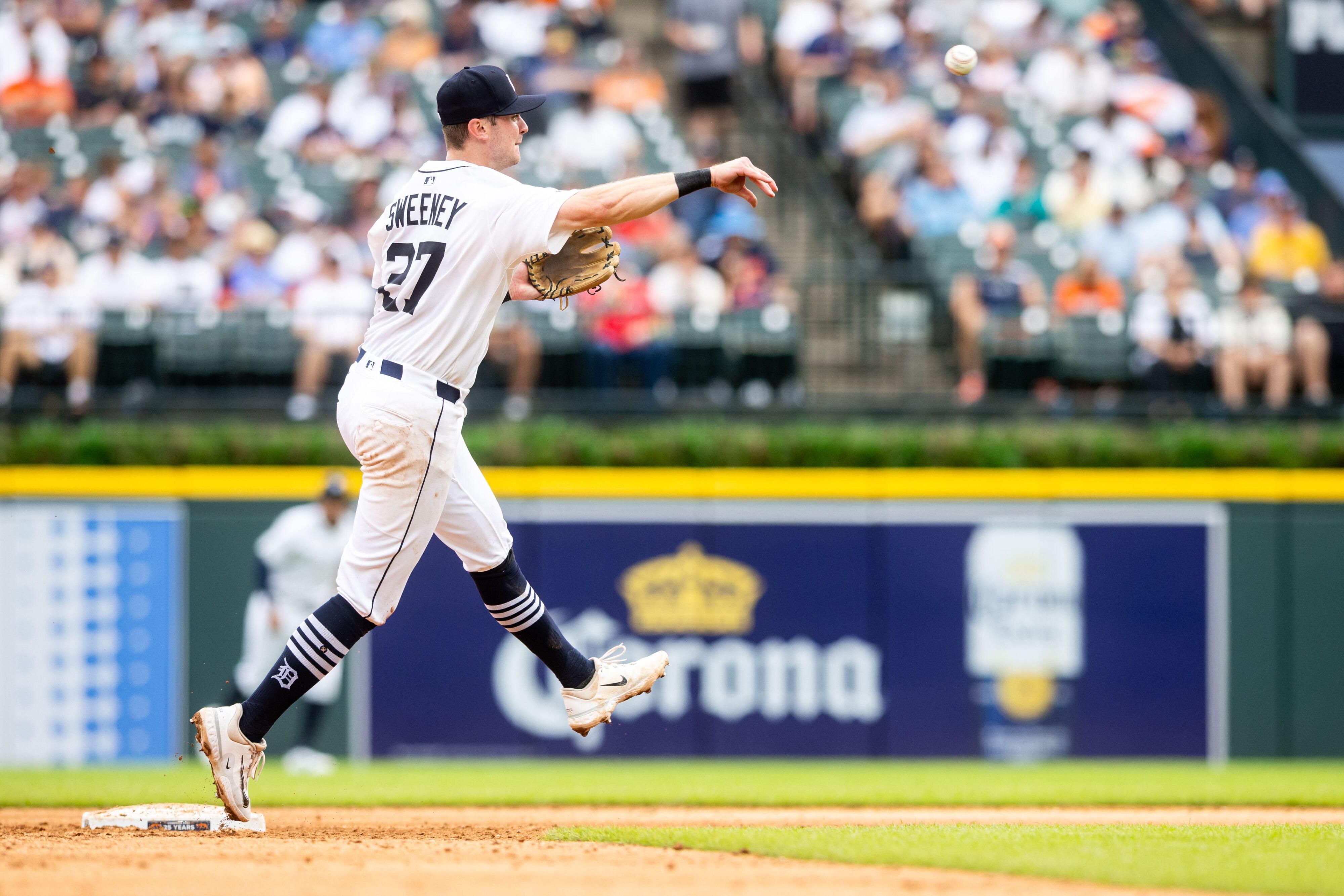 Tigers injury report: Shortstop sidelined with shoulder strain