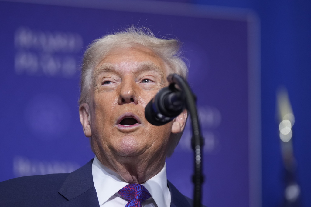 Watch live: Trump holds White House breakfast for governors