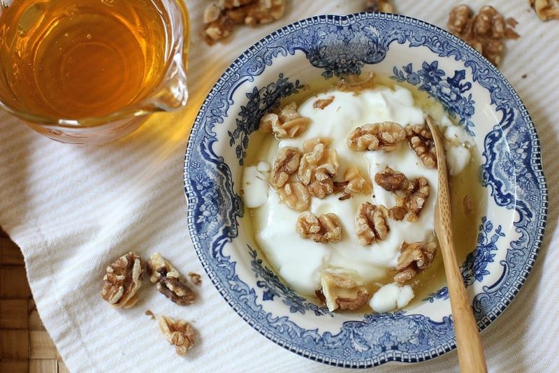 12 foods nutritionists say pair best with Greek yoghurt