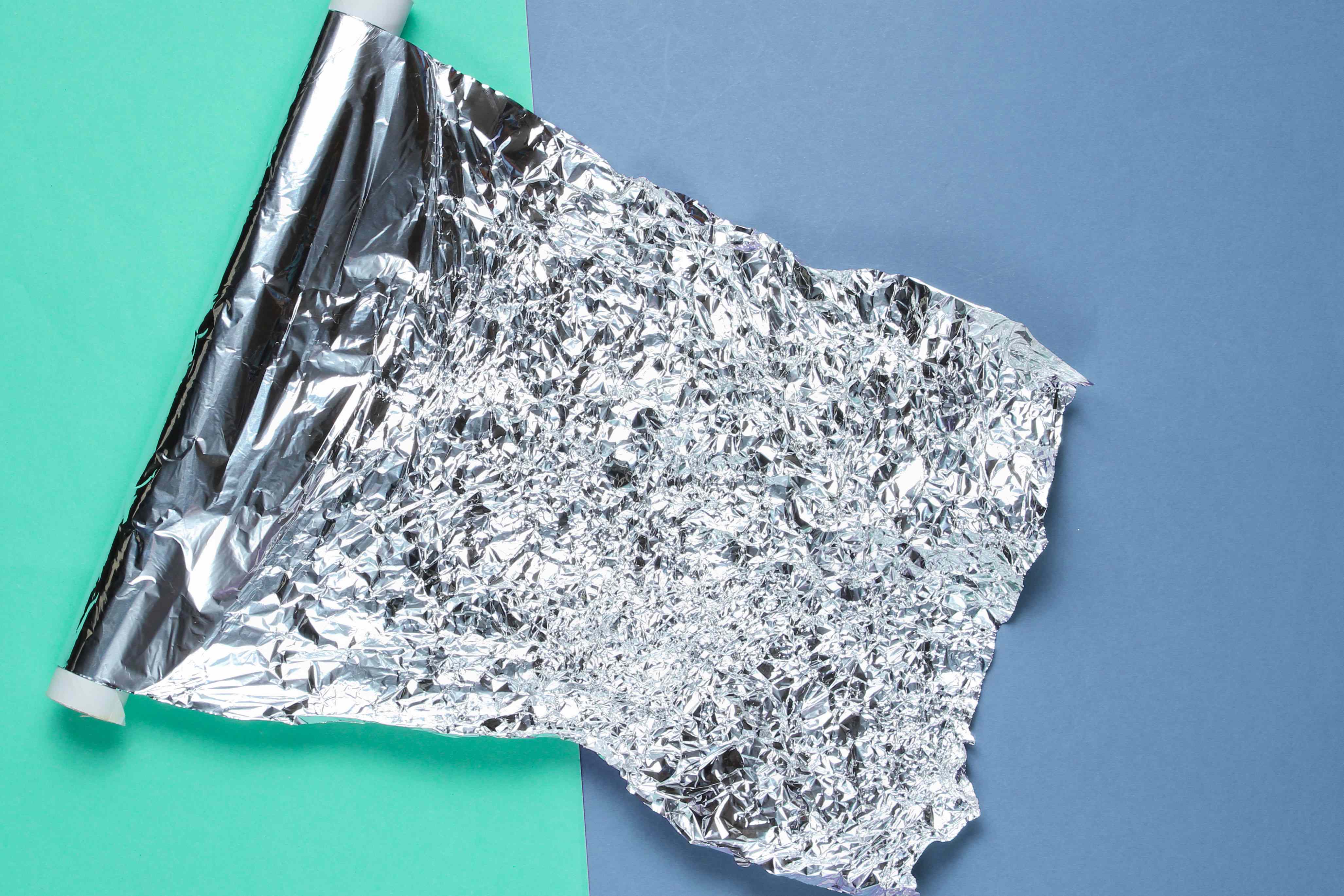 Why is aluminum foil only shiny on one side—and does it matter which ...