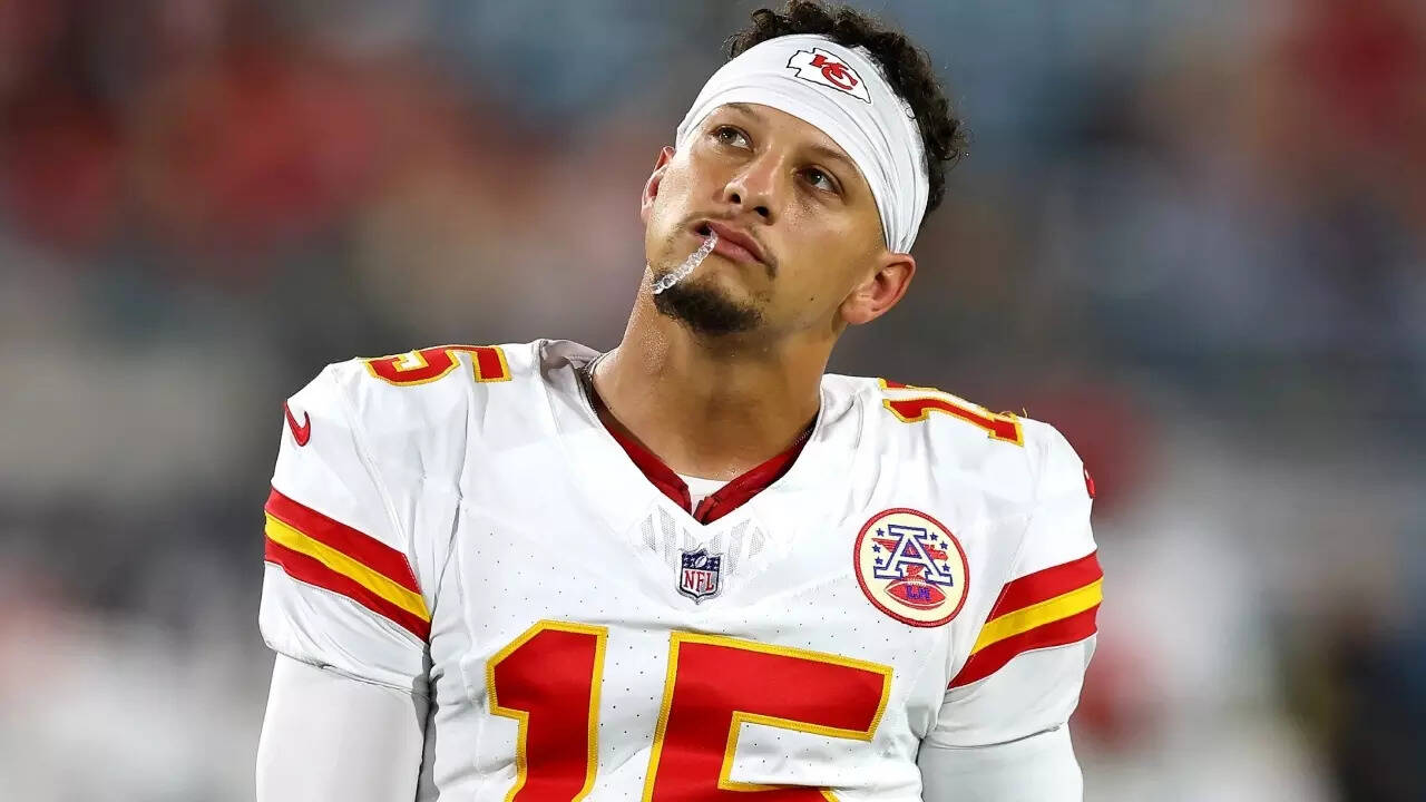 Explaining Patrick Mahomes' pay drop: QB’s 2026 cut in pay is really ...