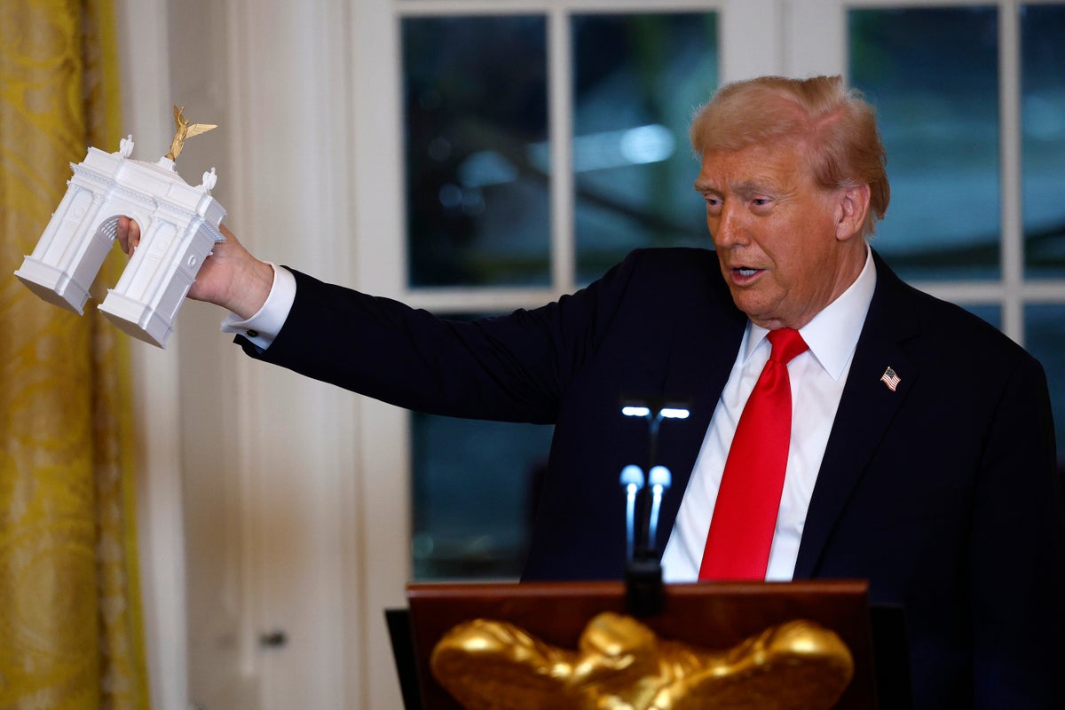 Vietnam War vets file lawsuit against Trump over his arch