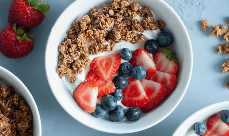 12 foods nutritionists say pair best with Greek yoghurt