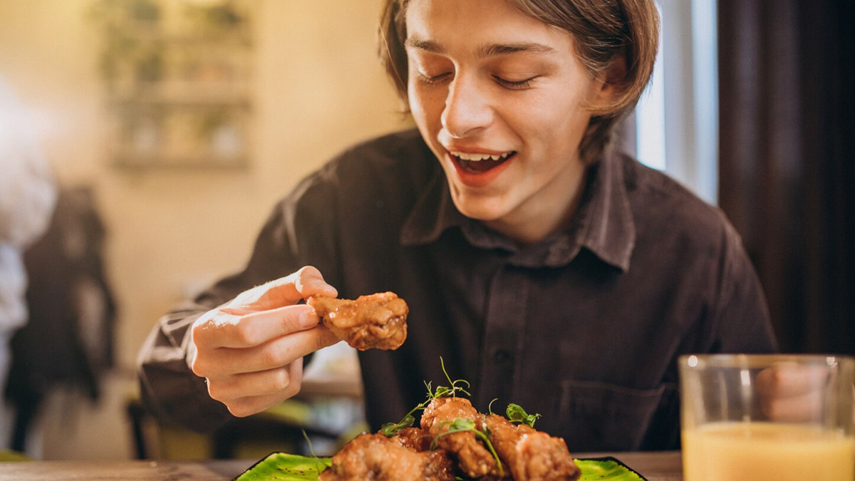 Do meat eaters live longer than vegetarians? New study reveals ...