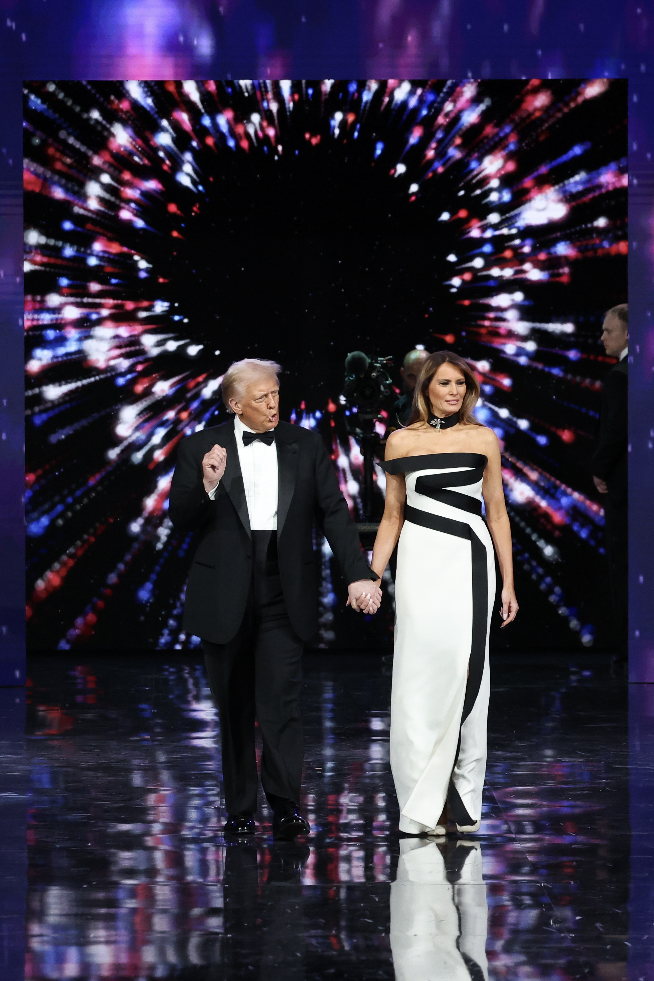 Melania Trump donates her inaugural gown to the Smithsonian in leather ...