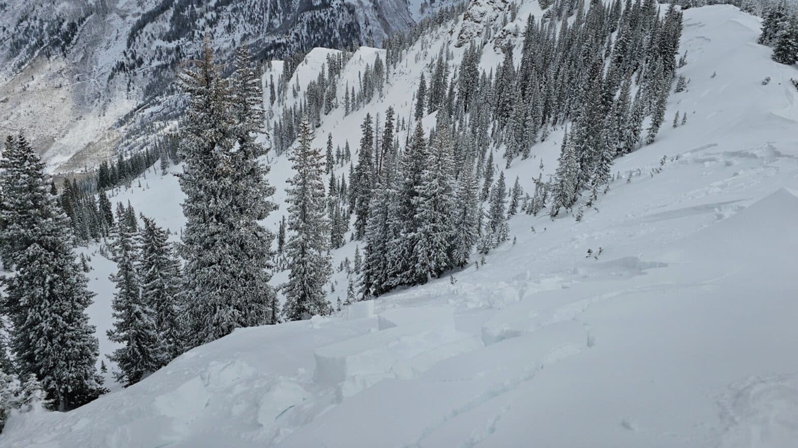 Colorado Avalanche Center issues stark weekend warning after 3 feet of ...