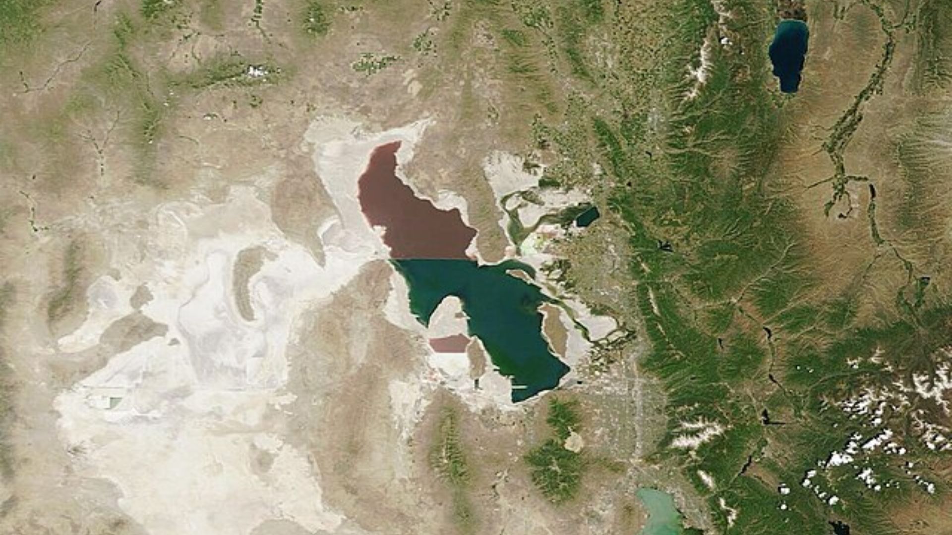 Experts warn one lake is near collapse as water levels hit record lows