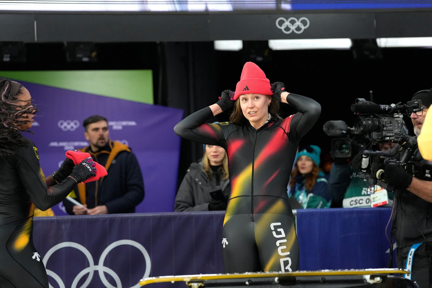 Americans Humphries Armbruster, Jones 3rd at midpoint of bobsled race ...