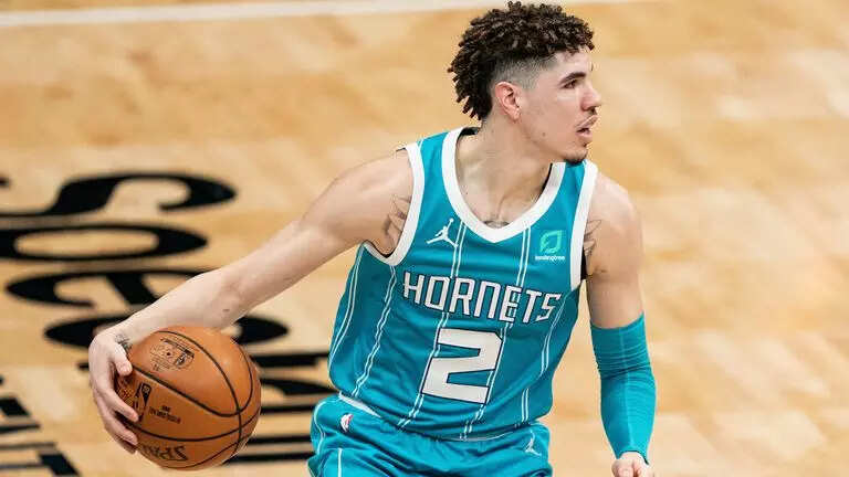 Is LaMelo Ball playing tonight vs the Cleveland Cavaliers? Latest ...