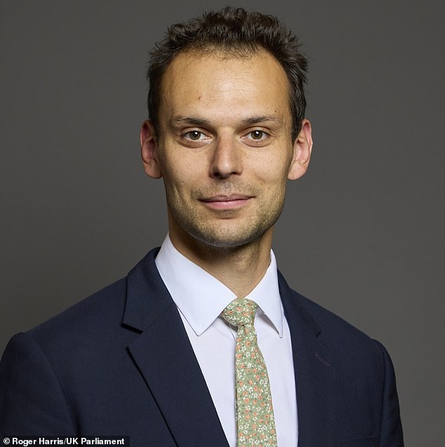 Labour minister accused of paying PR company to smear journalists did ...