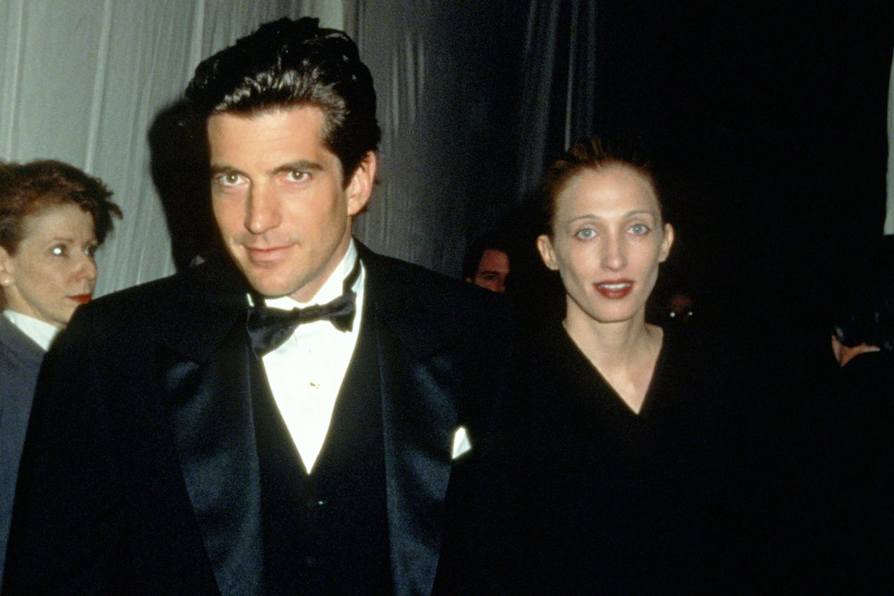 Did JFK Jr. and Carolyn Bessette actually break up because of an ...