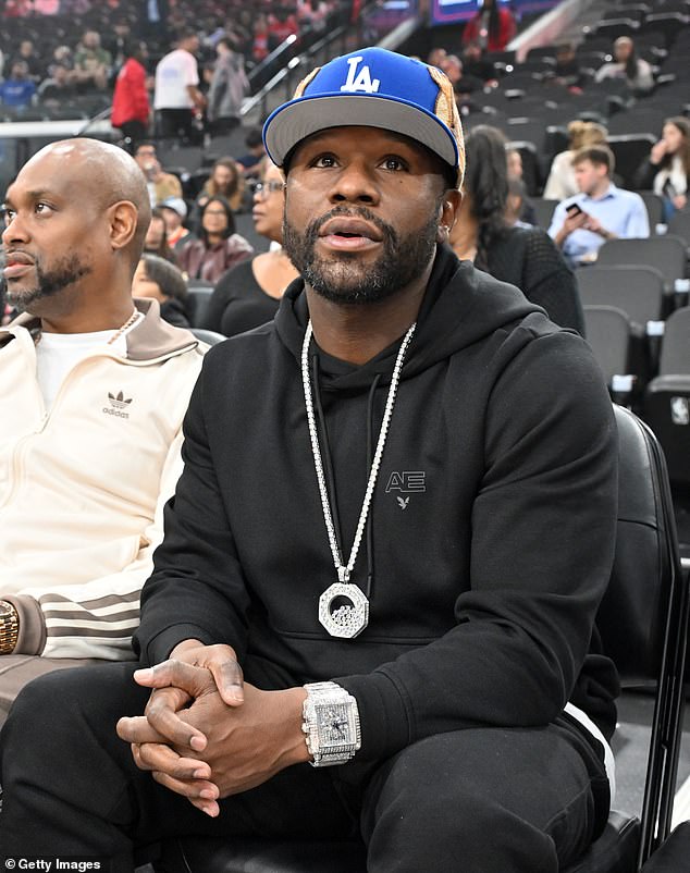 Floyd Mayweather is back! Undefeated champion will return to boxing ...