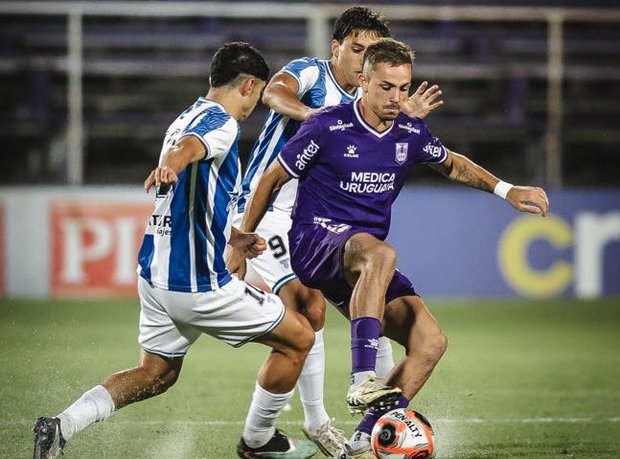 Apertura: Defensor Sporting está derrotando 1-0 a Cerro Largo en el ...