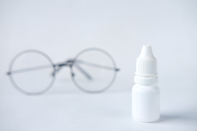 Understanding elevated eye pressure: Causes, symptoms, and treatment ...