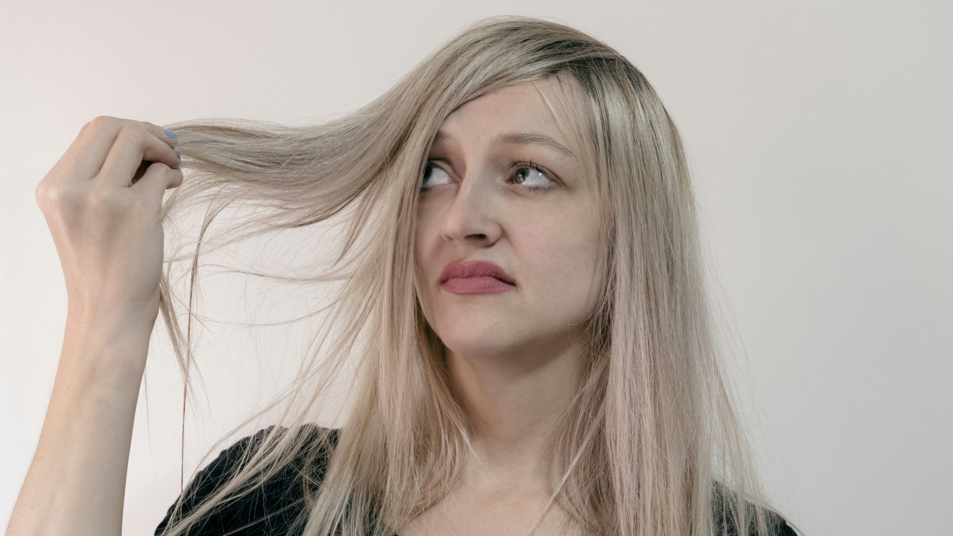 10 reasons your hair gets easily greasy & 10 tips for fresher locks