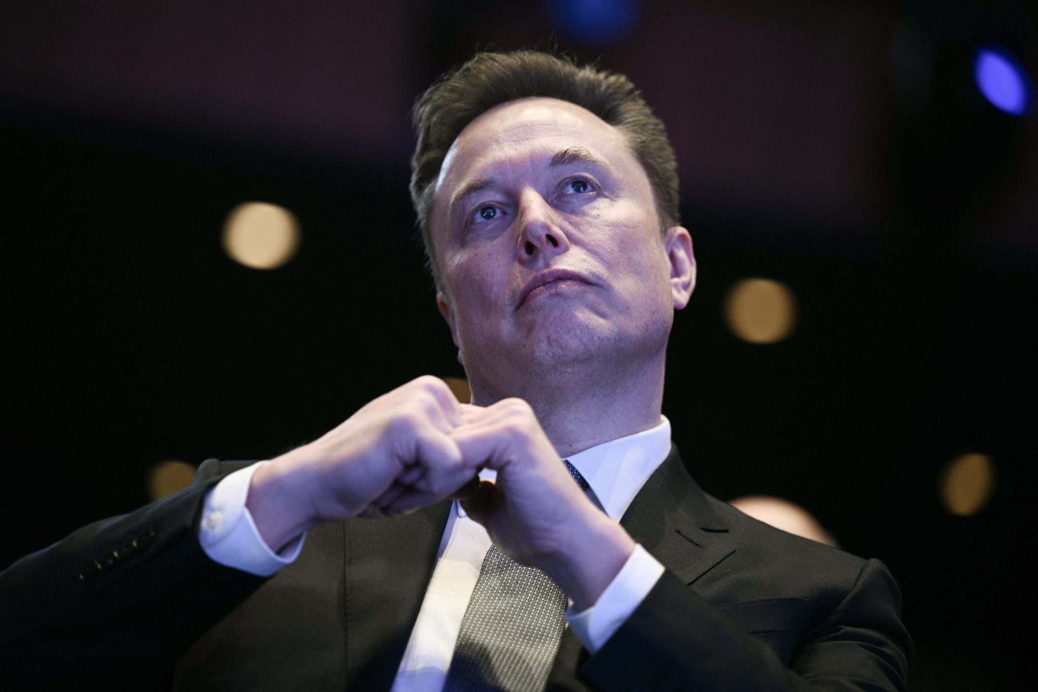 Elon Musk bans résumés and cover letters in hiring for his chip team ...