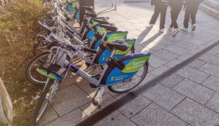 Sdílená kola za měsíc a půl v Olomouci skončí. Jinde úspěšný projekt ...