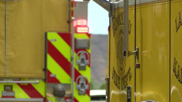Honolulu firefighters rescue 2 in Kunia crash