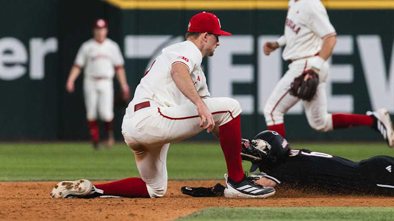 No. 15 Louisville's sixth-inning scoring dooms Nebraska baseball in ...