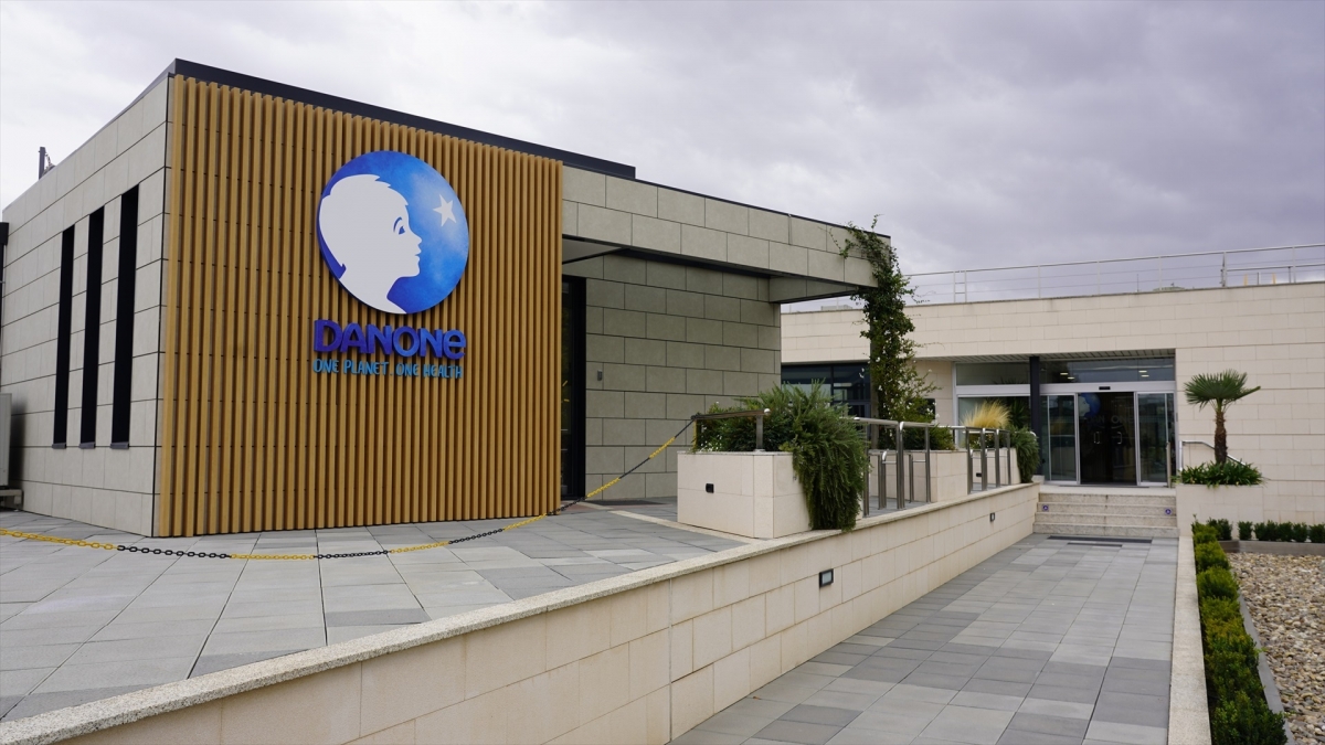 El grupo de alimentación Danone gana 1.825 millones en 2025, un 9,7% ...
