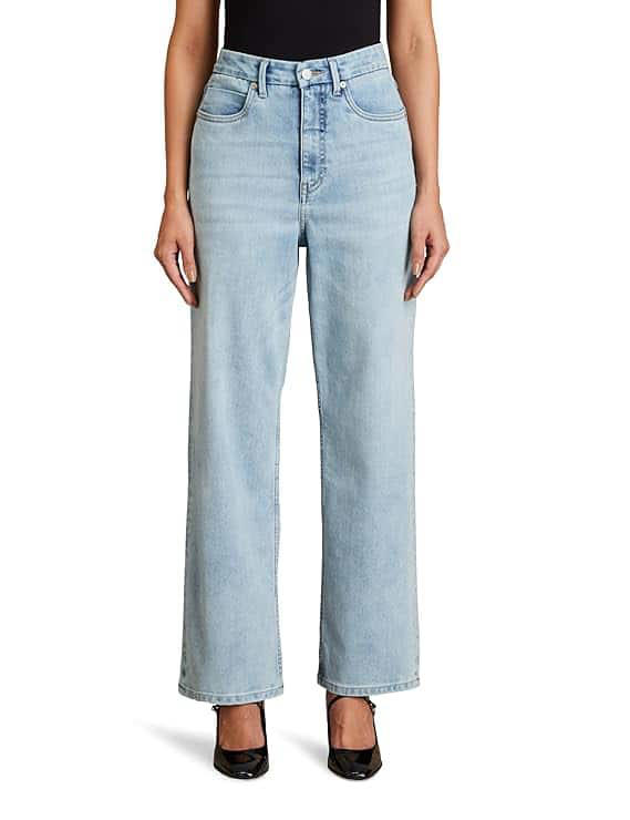 Trending women jeans styles for everyday comfort and modern fits