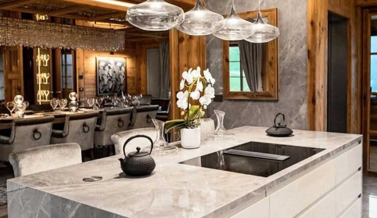 Luxe in de bergen: dit grandioze chalet is één van de duurste woningen ...