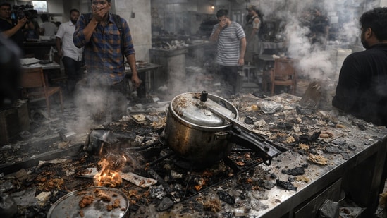 Pressure cooker explodes in Hyderabad's LB Nagar hotel, 4 injured