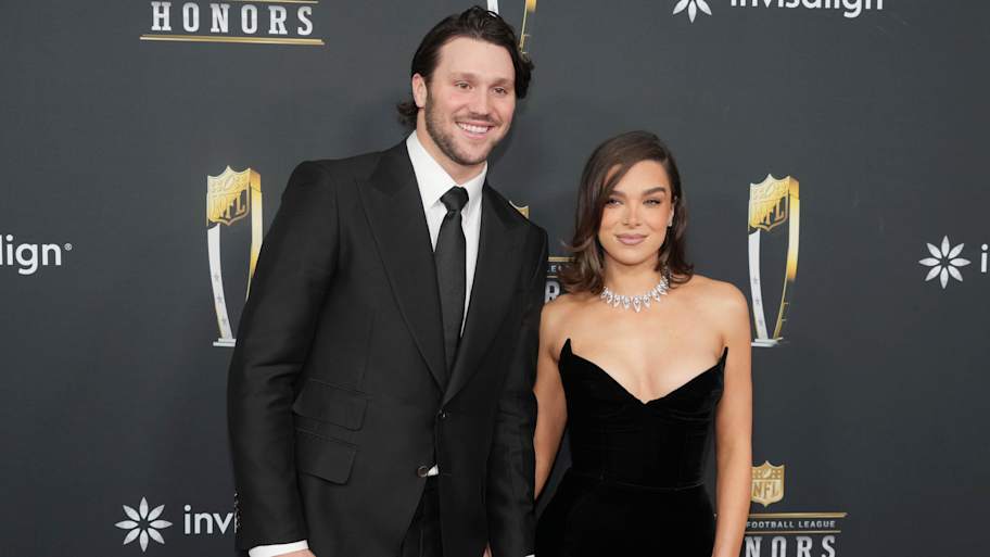 Josh Allen's wife Hailee Steinfeld shares rare baby bump photo in two ...