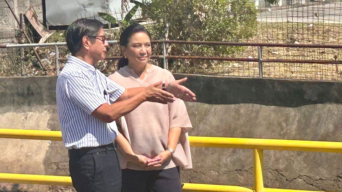 Marcos turns over P500M for modernization of Jesse M Robredo Coliseum