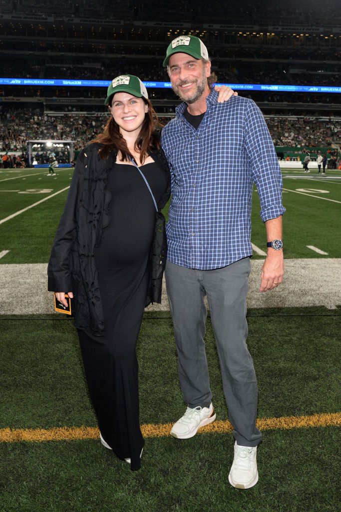 Alexandra Daddario, actriz de 'The White Lotus', pone fin a su ...