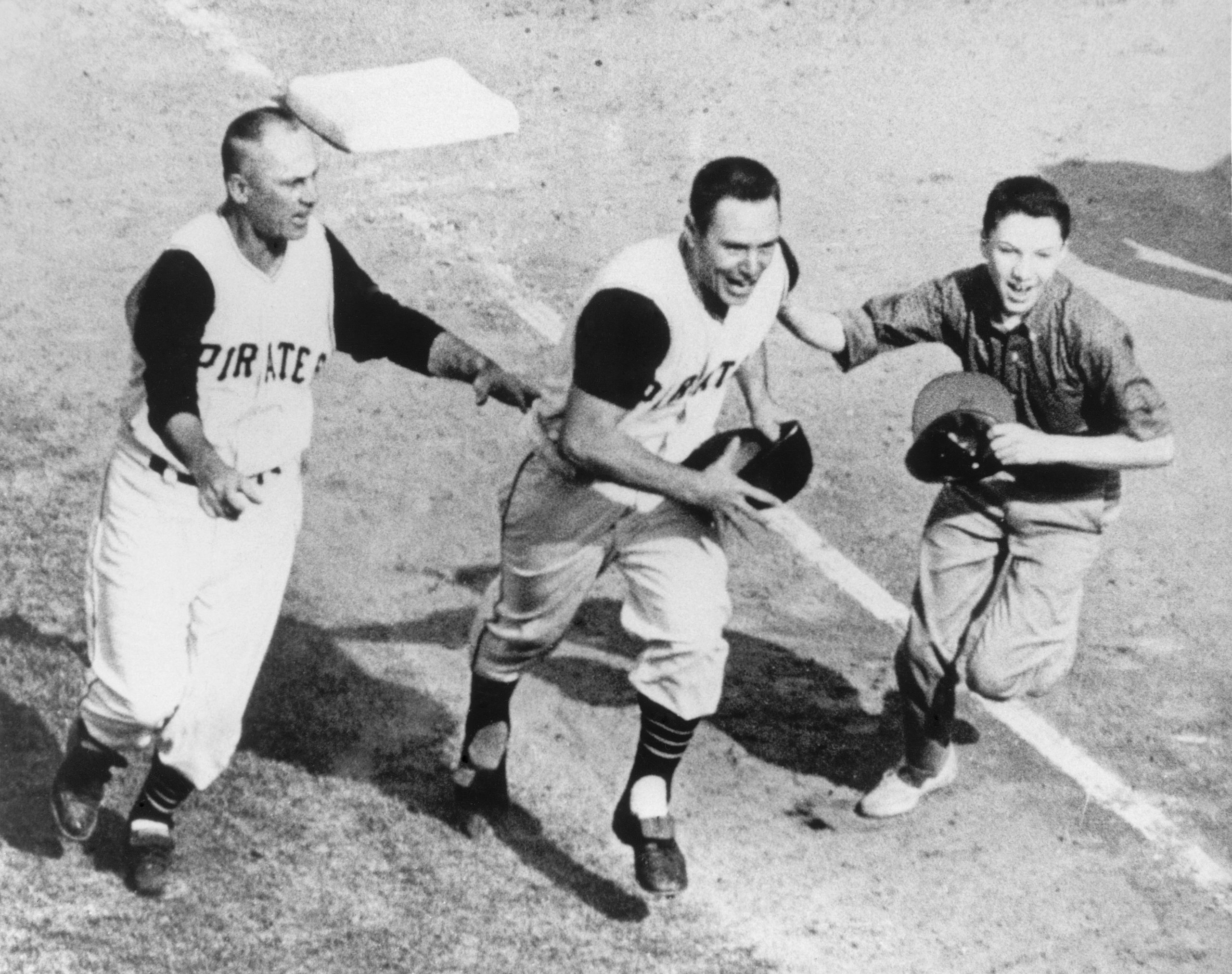 Pittsburgh Pirates legend, MLB Hall of Famer Bill Mazeroski dies at 89