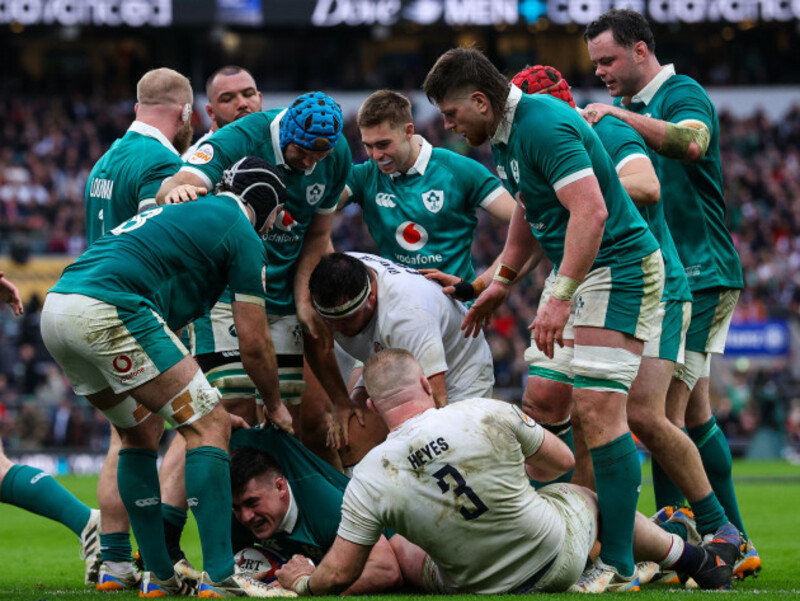 Farrell's Ireland hammer England on glorious day at Twickenham