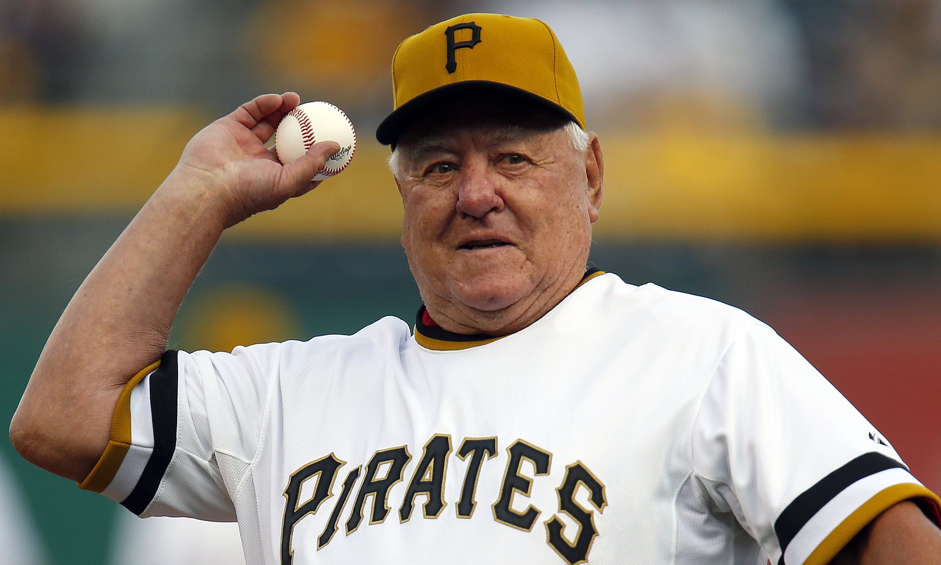 Baseball icon who hit one of the most iconic home runs in history dead ...