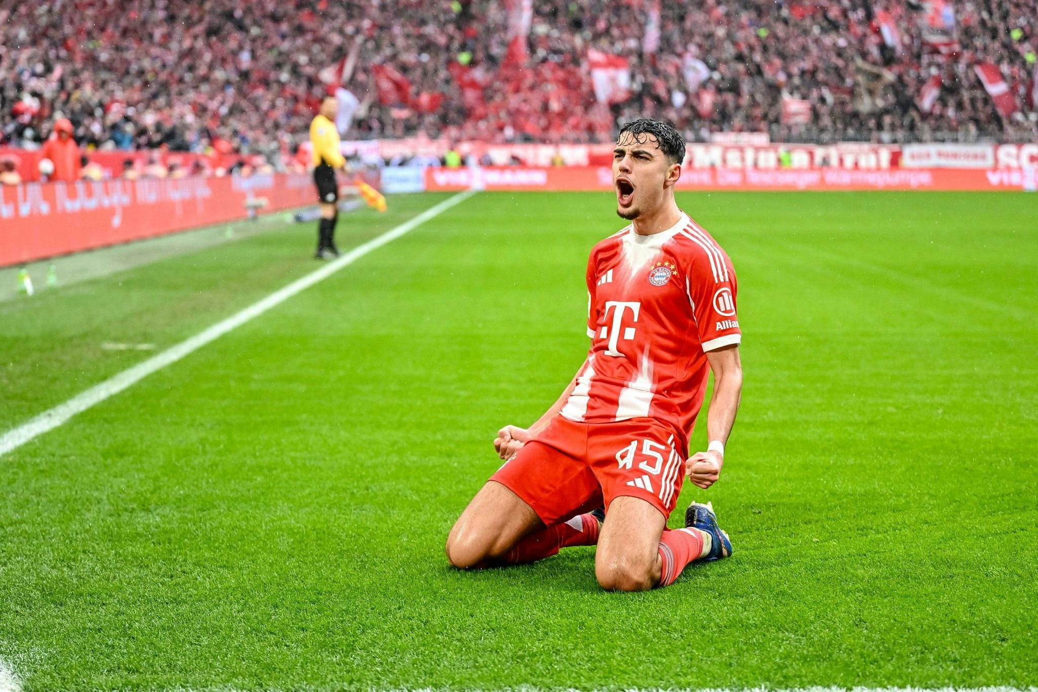 Fußball-Bundesliga: BVB rettet Remis in Leipzig - Bayern nun acht ...