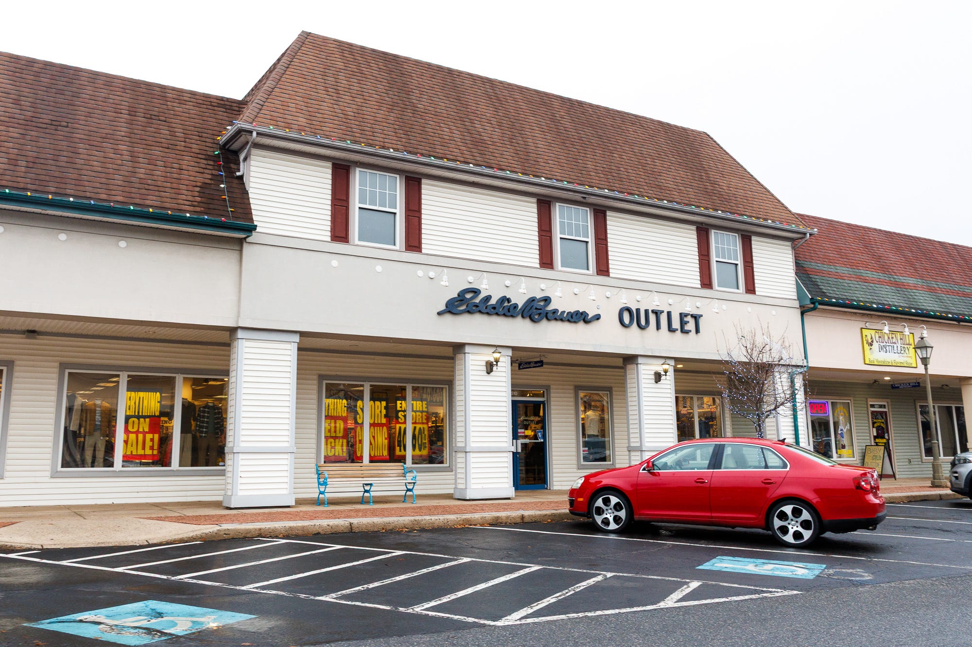 Gettysburg Eddie Bauer store holding closure sales amid bankruptcy