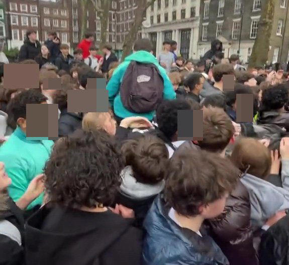 Pop-up shop speaks out after hundreds swarm London store and throw ...