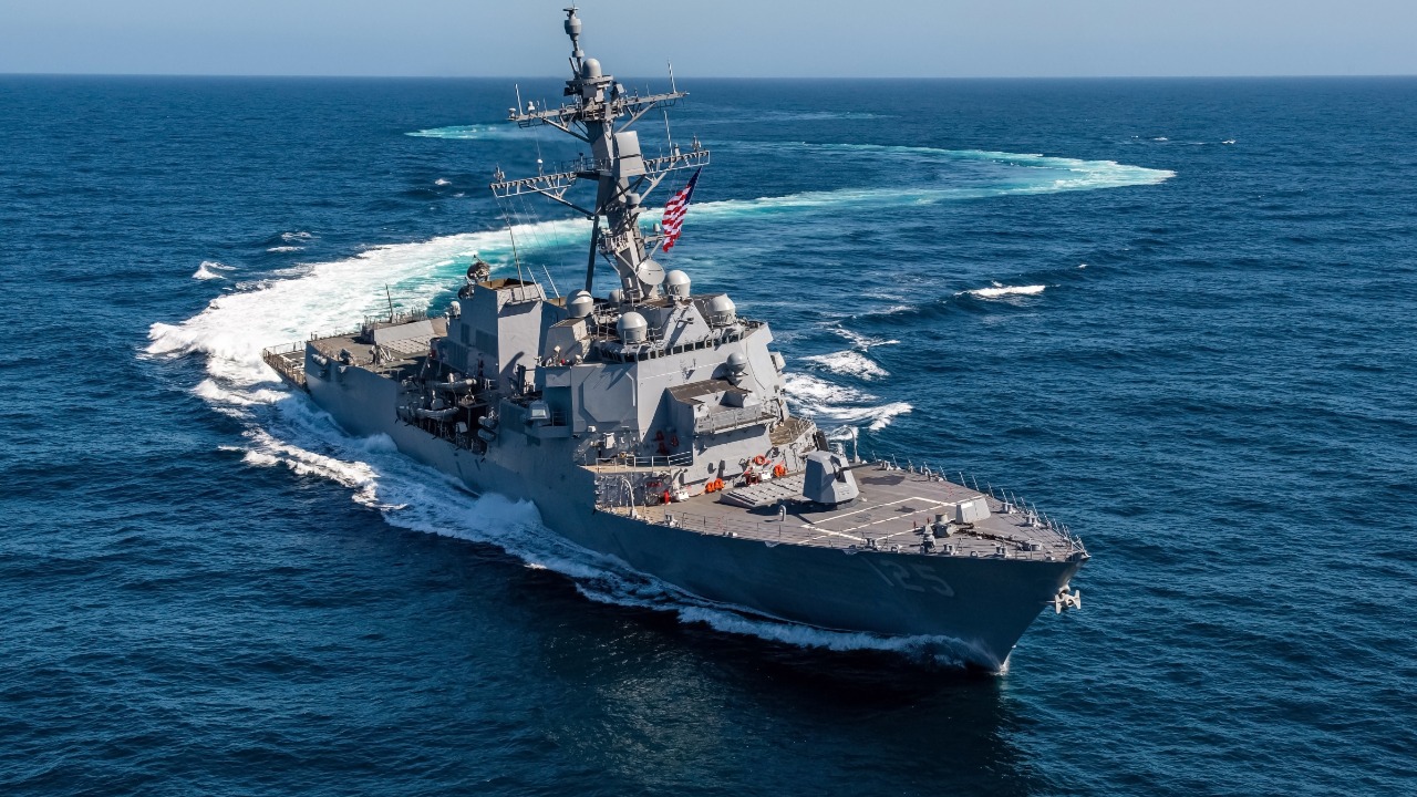 This destroyer looks ordinary until its radar powers up