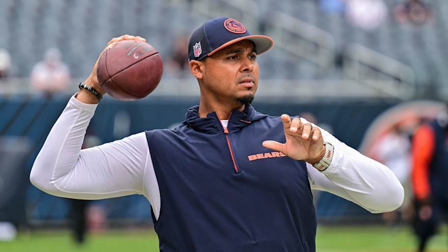 Bears confusingly pass on defensive stars for weird position in 2026 ...