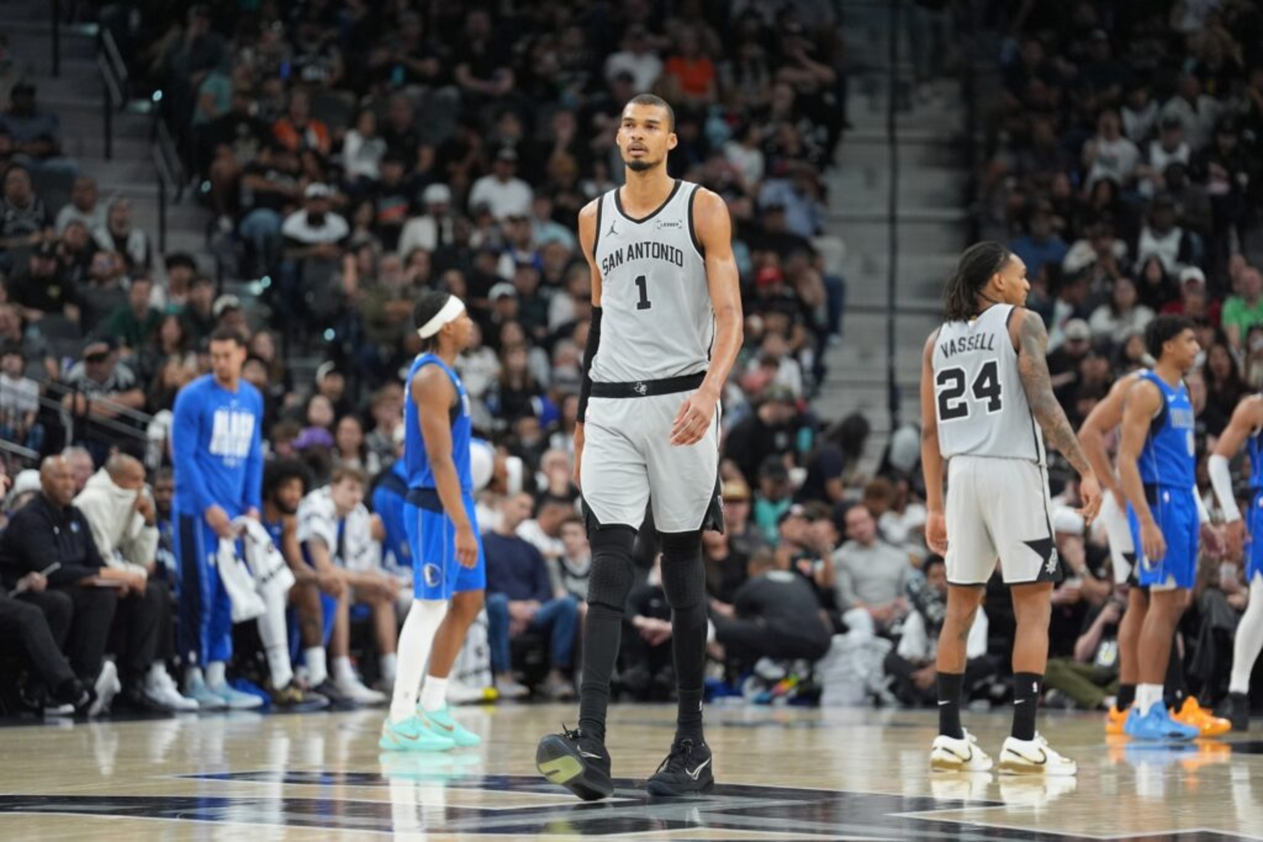 Ranking arenas the Spurs have played at, including Moody Center