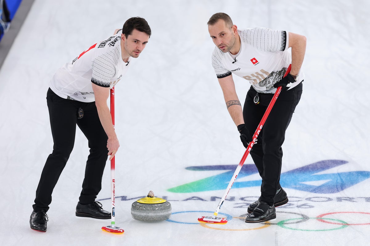 What is the hammer in curling and how does it work?