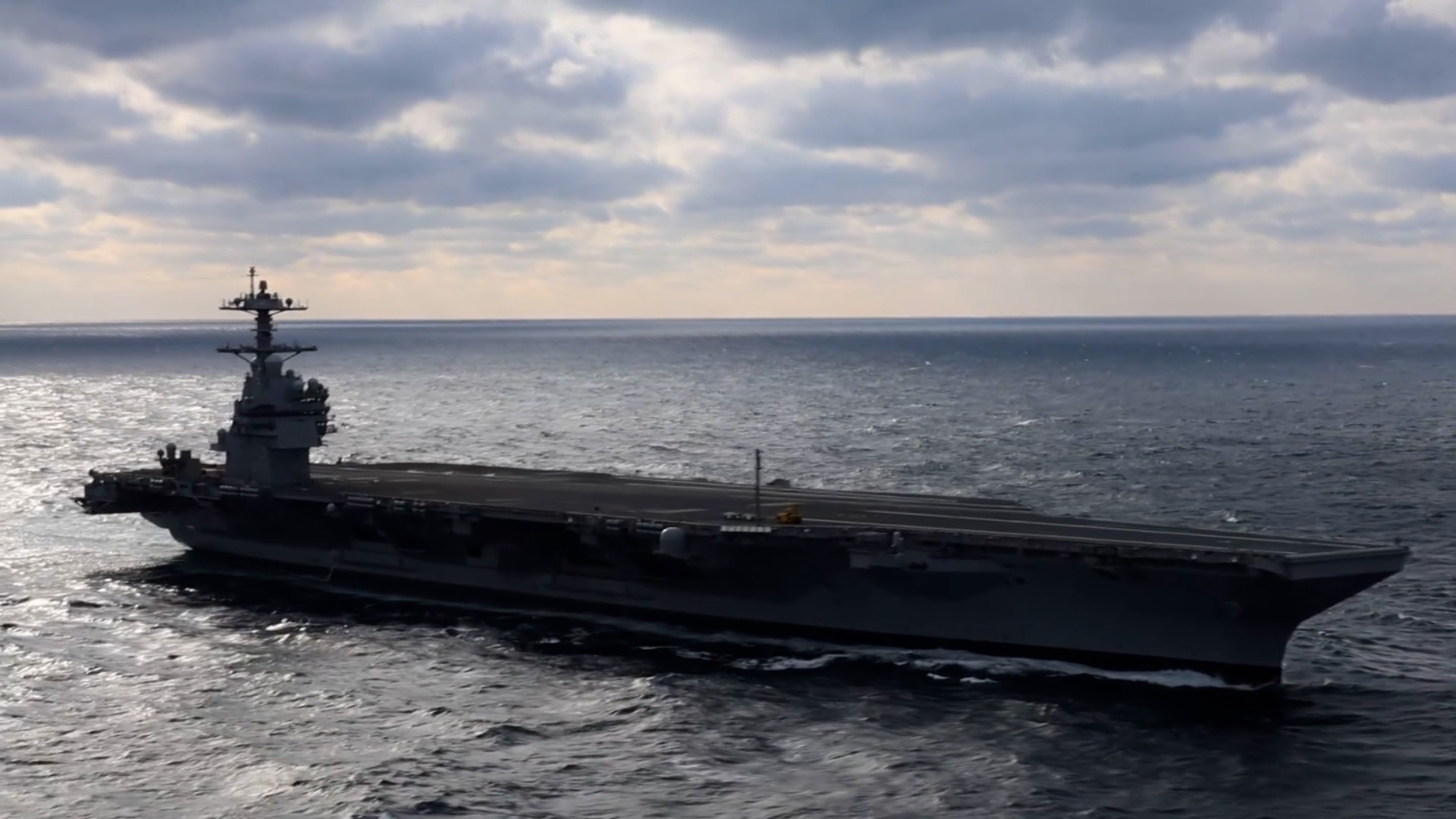 USS John F Kennedy CVN 79 conclui testes iniciais no mar