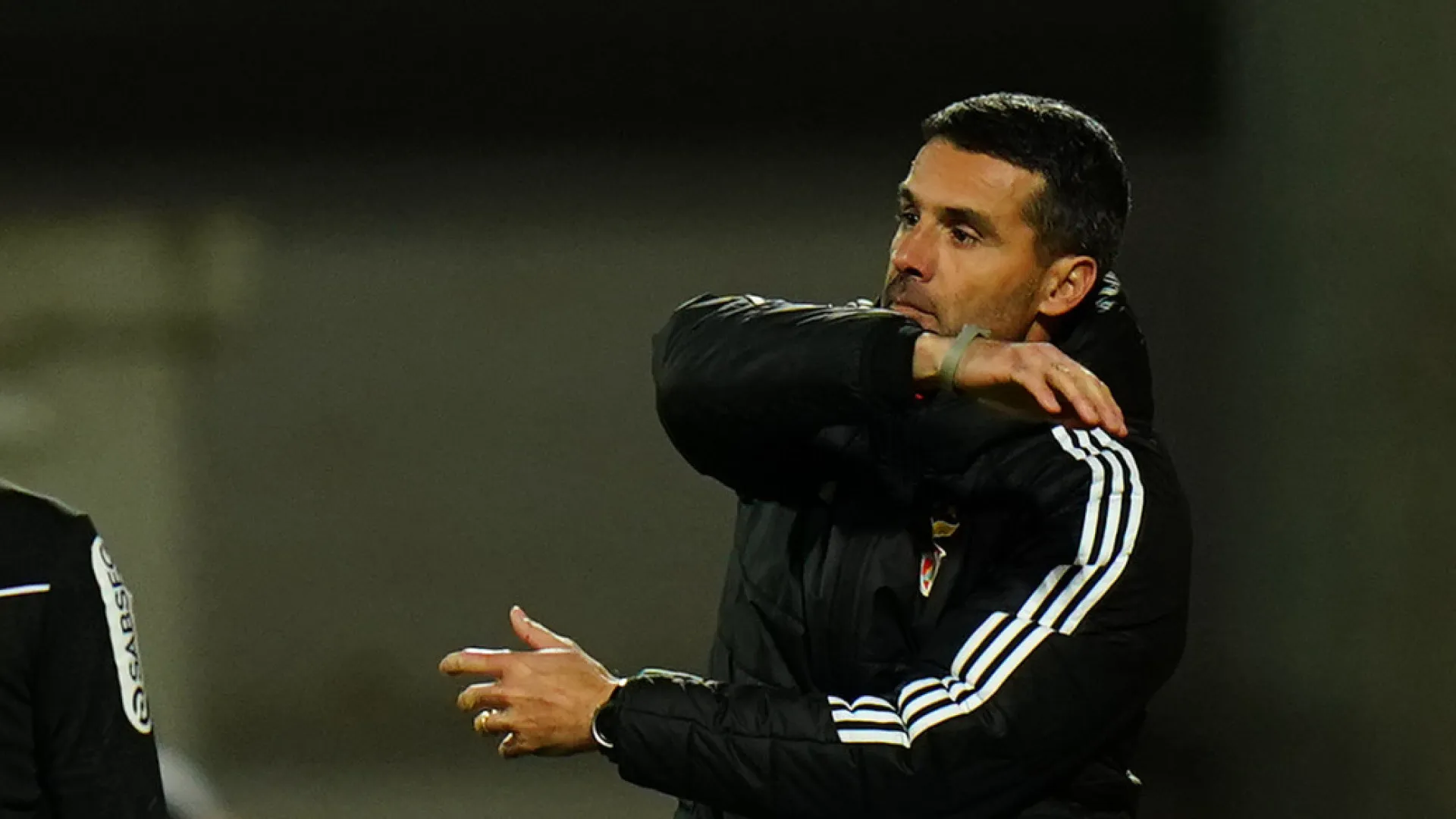Benfica B dá 45 minutos de avanço e Torreense não perdoa