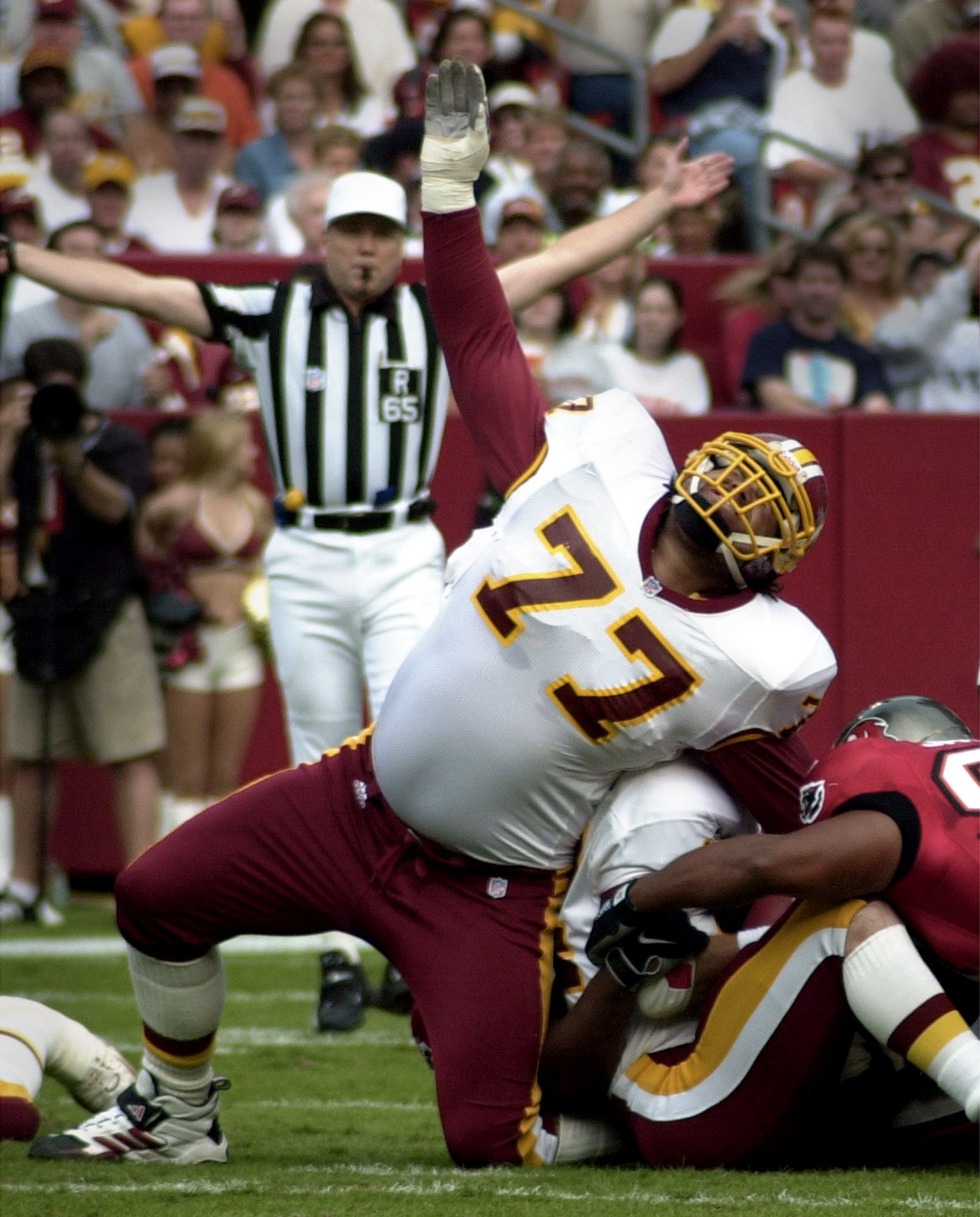 NFL Pro Bowler Tre’ Johnson, dead at 54, found a new calling as a teacher