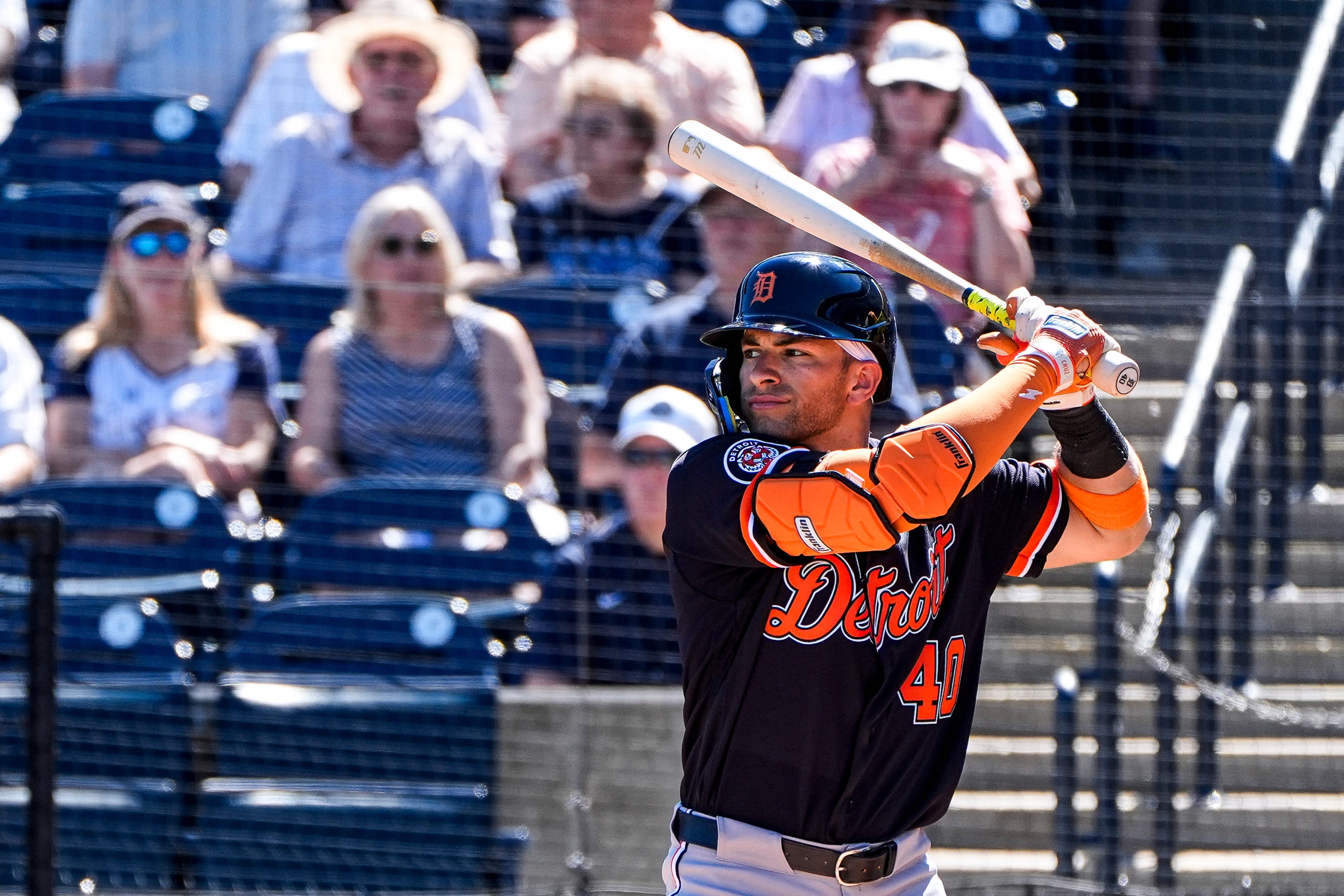 Tigers call up Trei Cruz for MLB debut; Wenceel Pérez fractures face