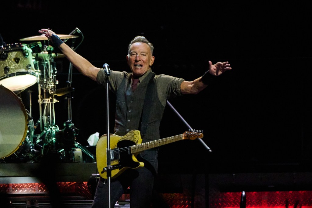 How much are Bruce Springsteen tickets? The promised range for ‘The ...