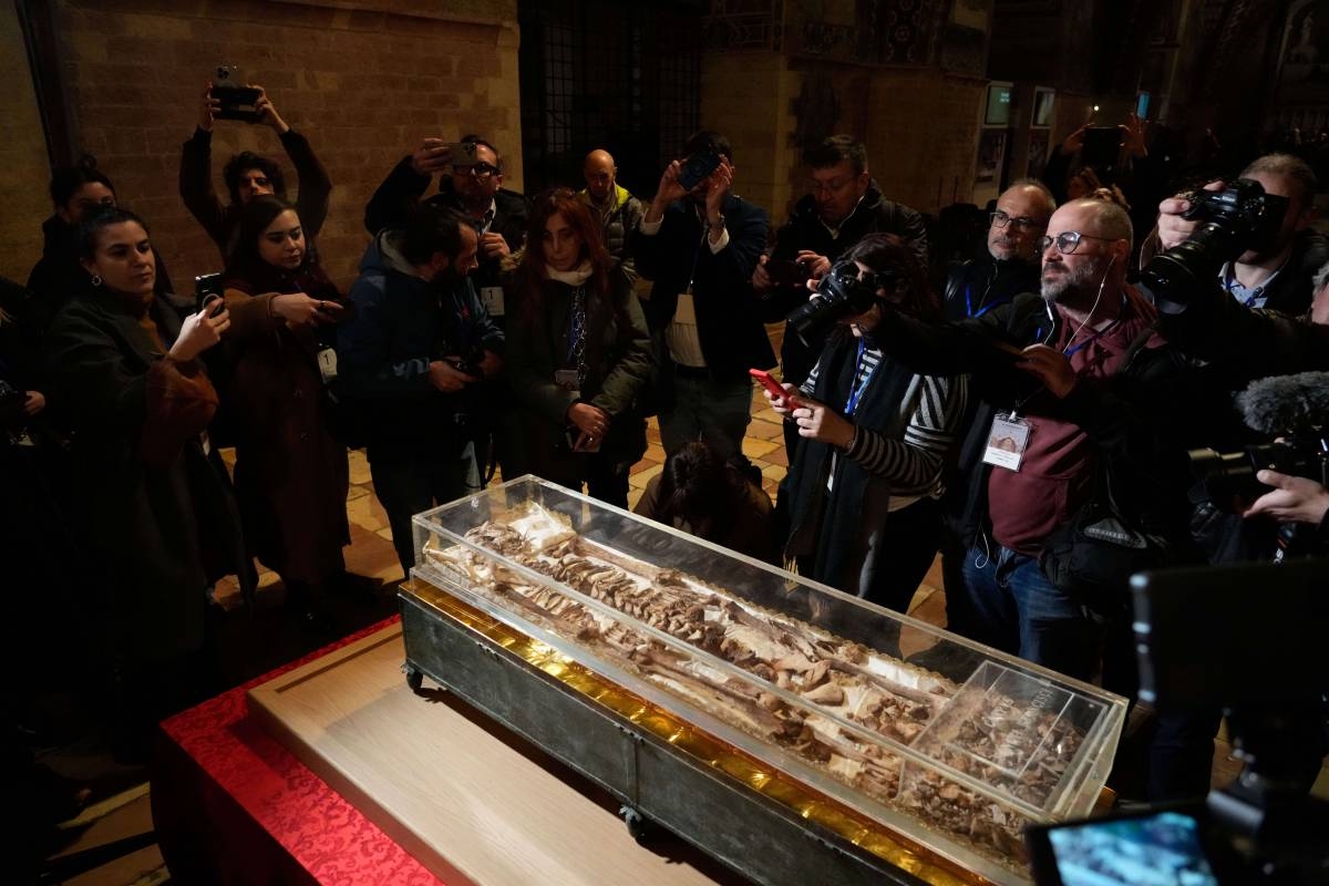 The bones of St. Francis are going on public display, a mixed blessing ...